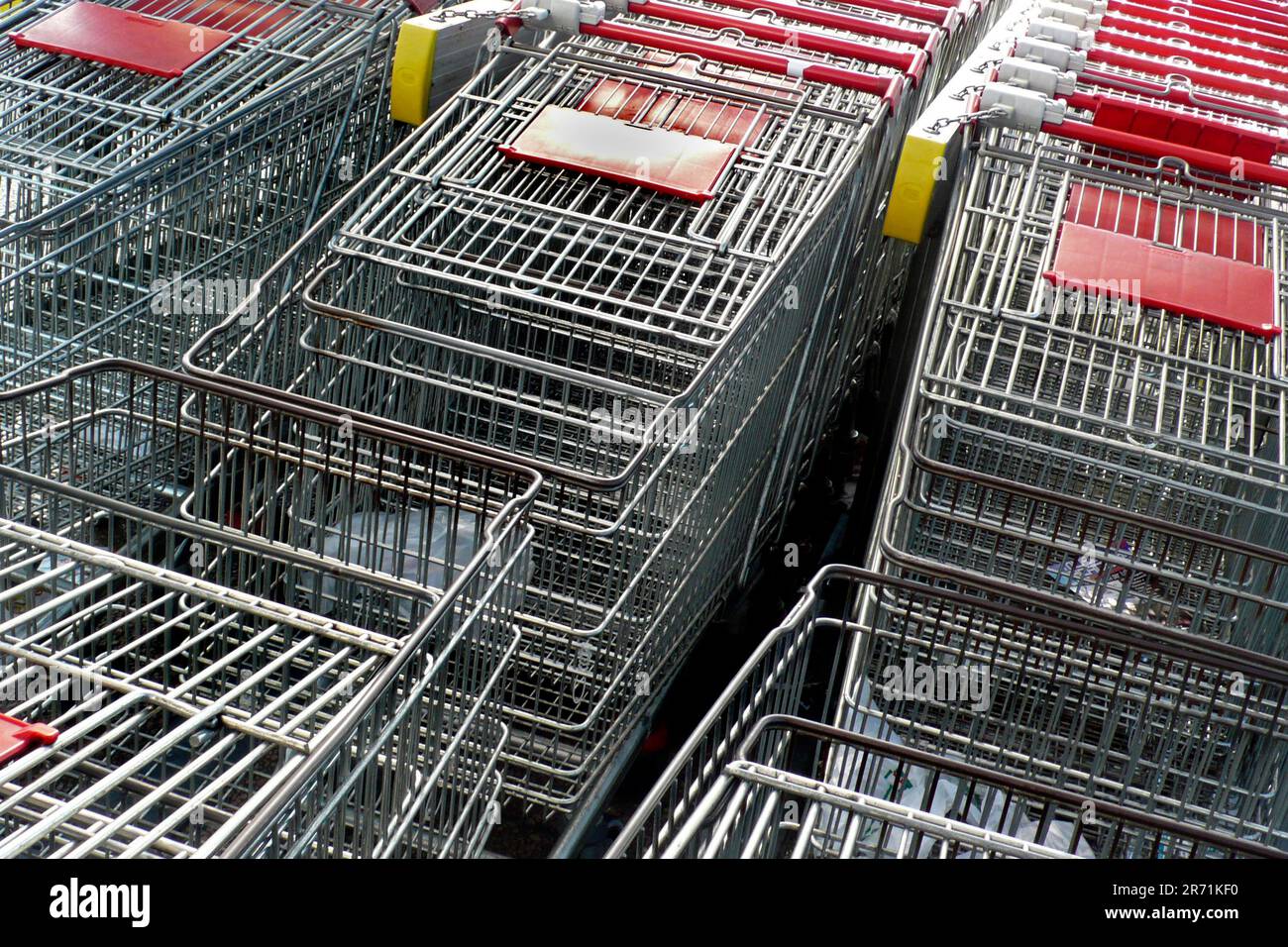 Trade carts hi-res stock photography and images - Alamy