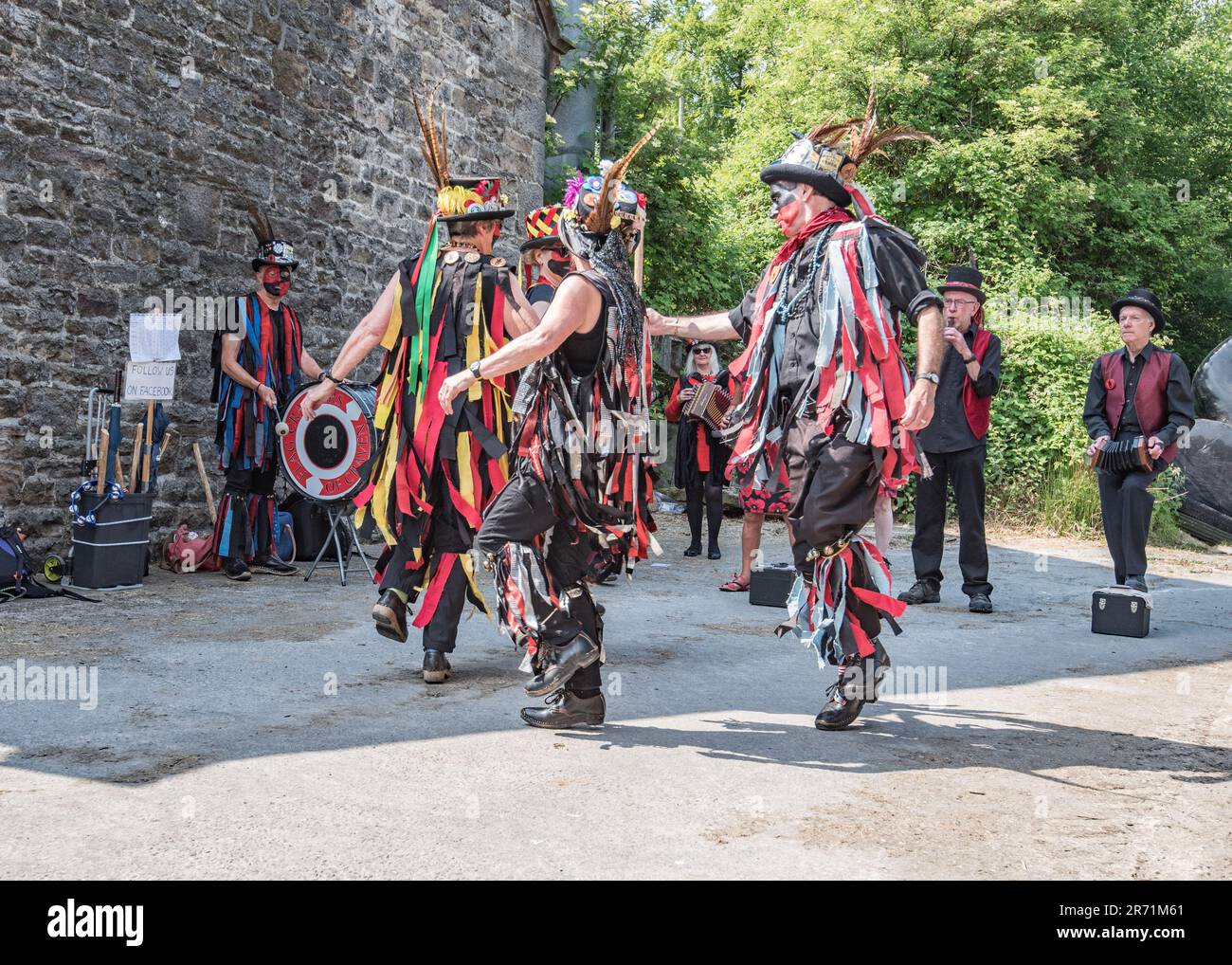 Performance by the Flagcrackers of Craven at the Cappelside Farm Open ...