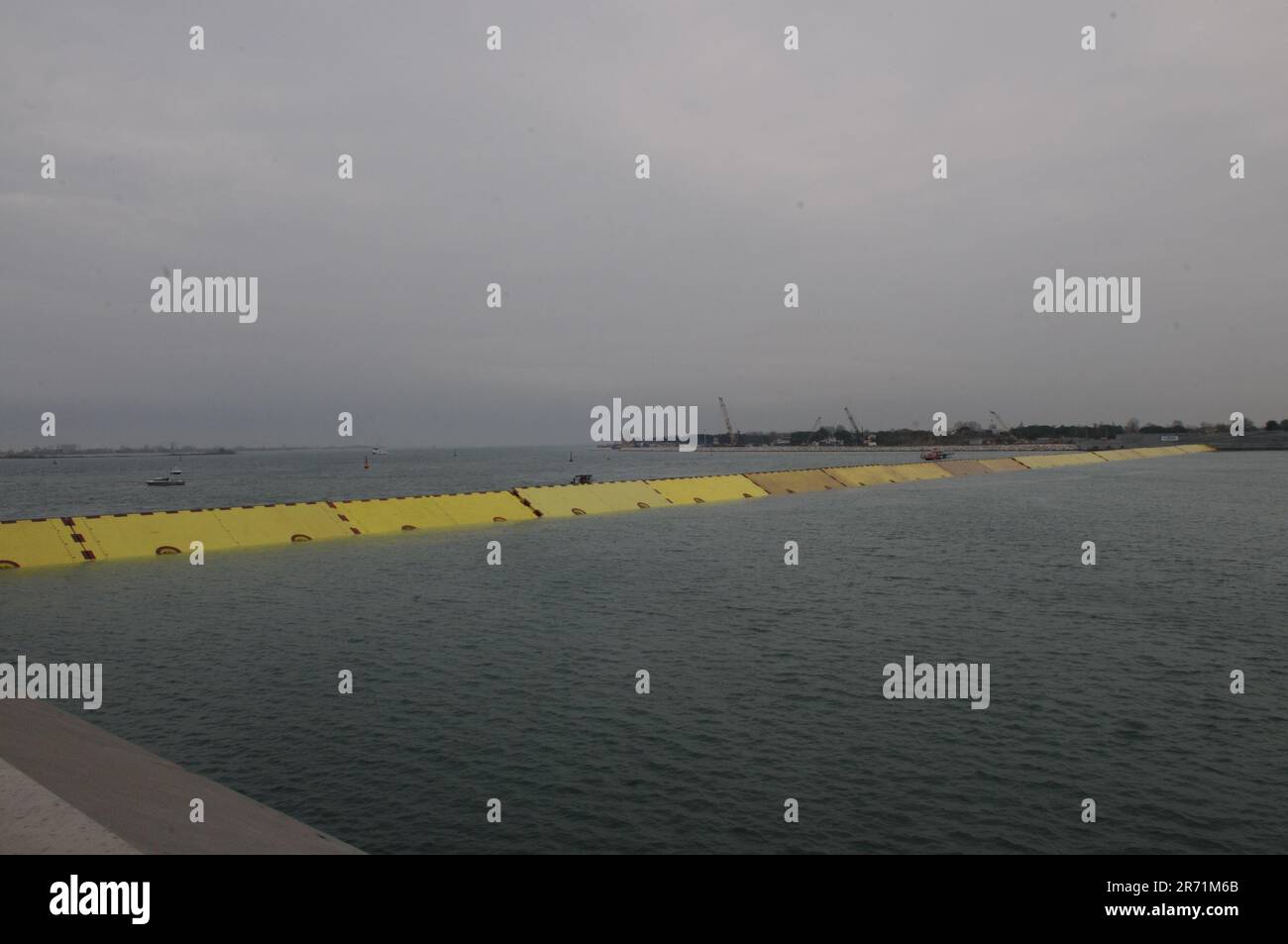 Mose flood barriers hi-res stock photography and images - Alamy