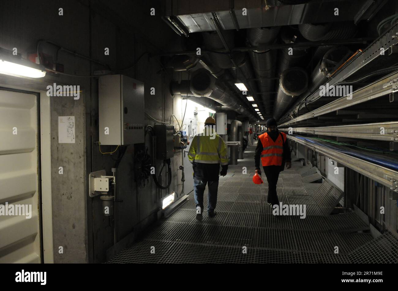 Mose flood barriers hi-res stock photography and images - Alamy