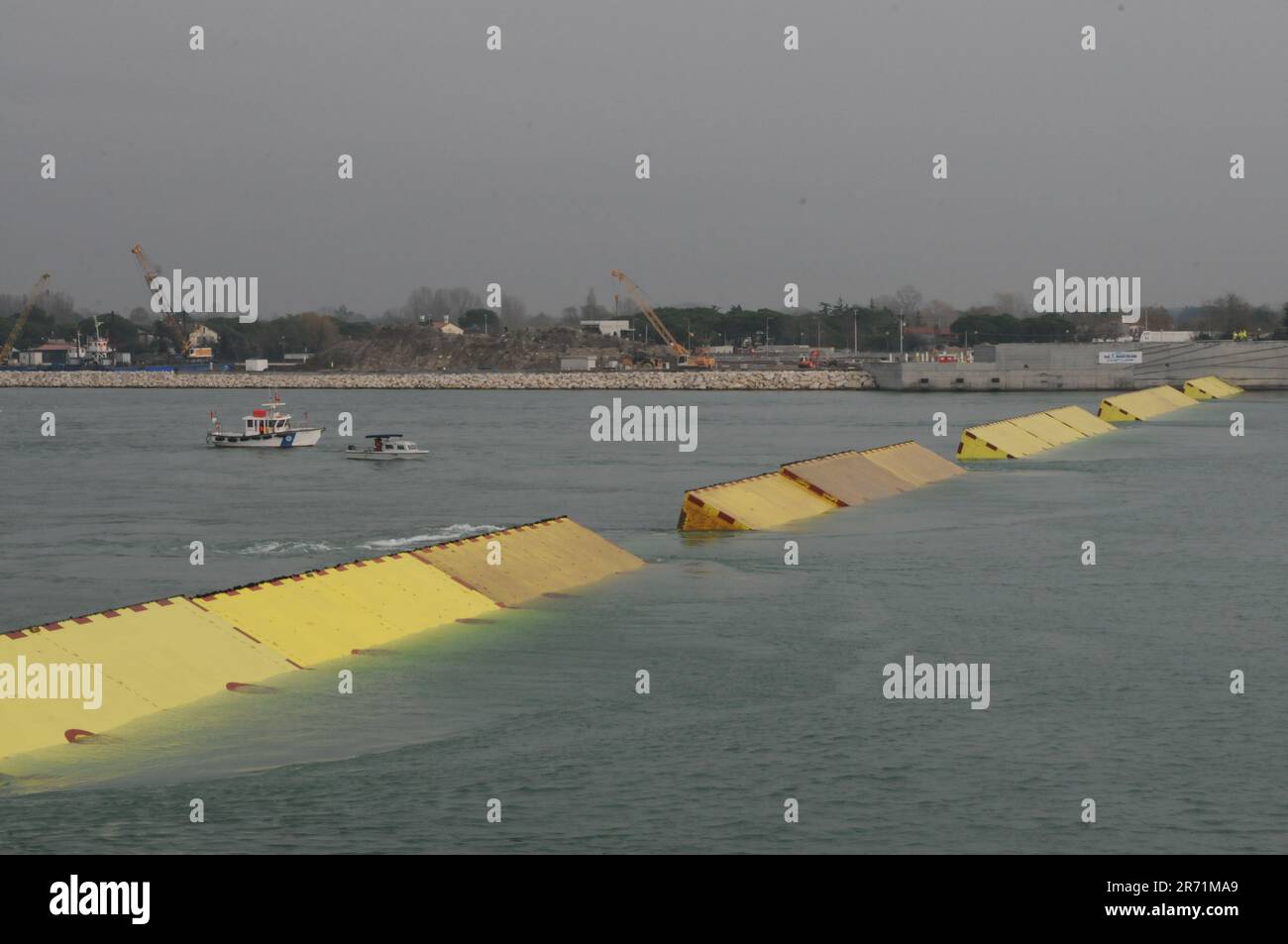 Water Barrier Venice A Barrier To Protect Venice From Flooding A