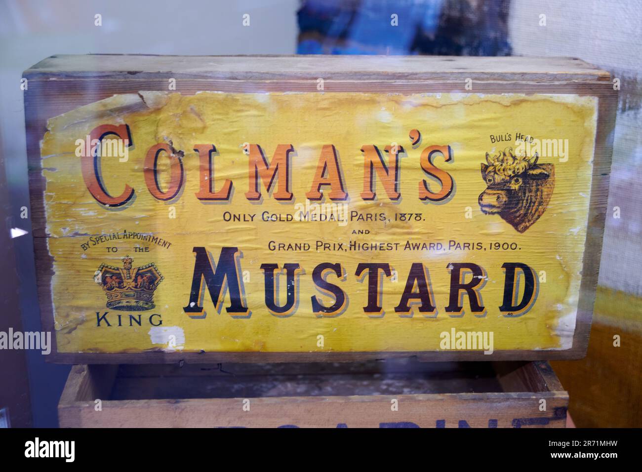 A vintage box of Colman's mustard powder Stock Photo - Alamy