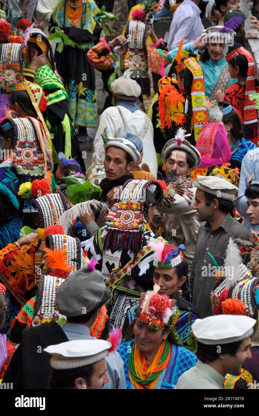 Kalash hi-res stock photography and images - Alamy