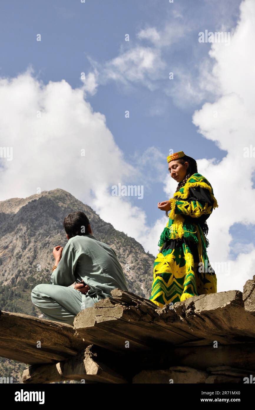 Kalash hi-res stock photography and images - Alamy