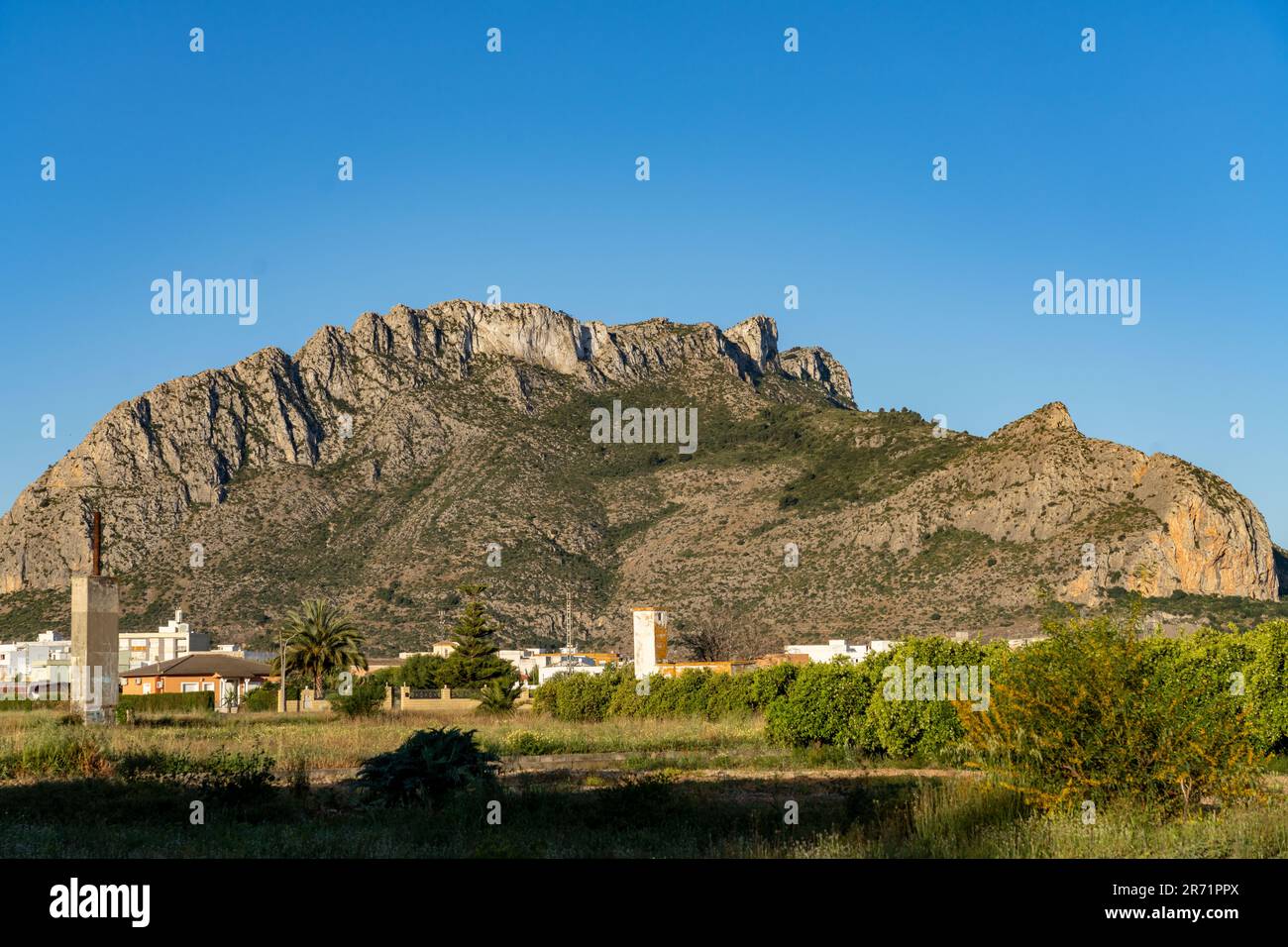 Mountain in Shape of Indian Face Stock Photo - Alamy