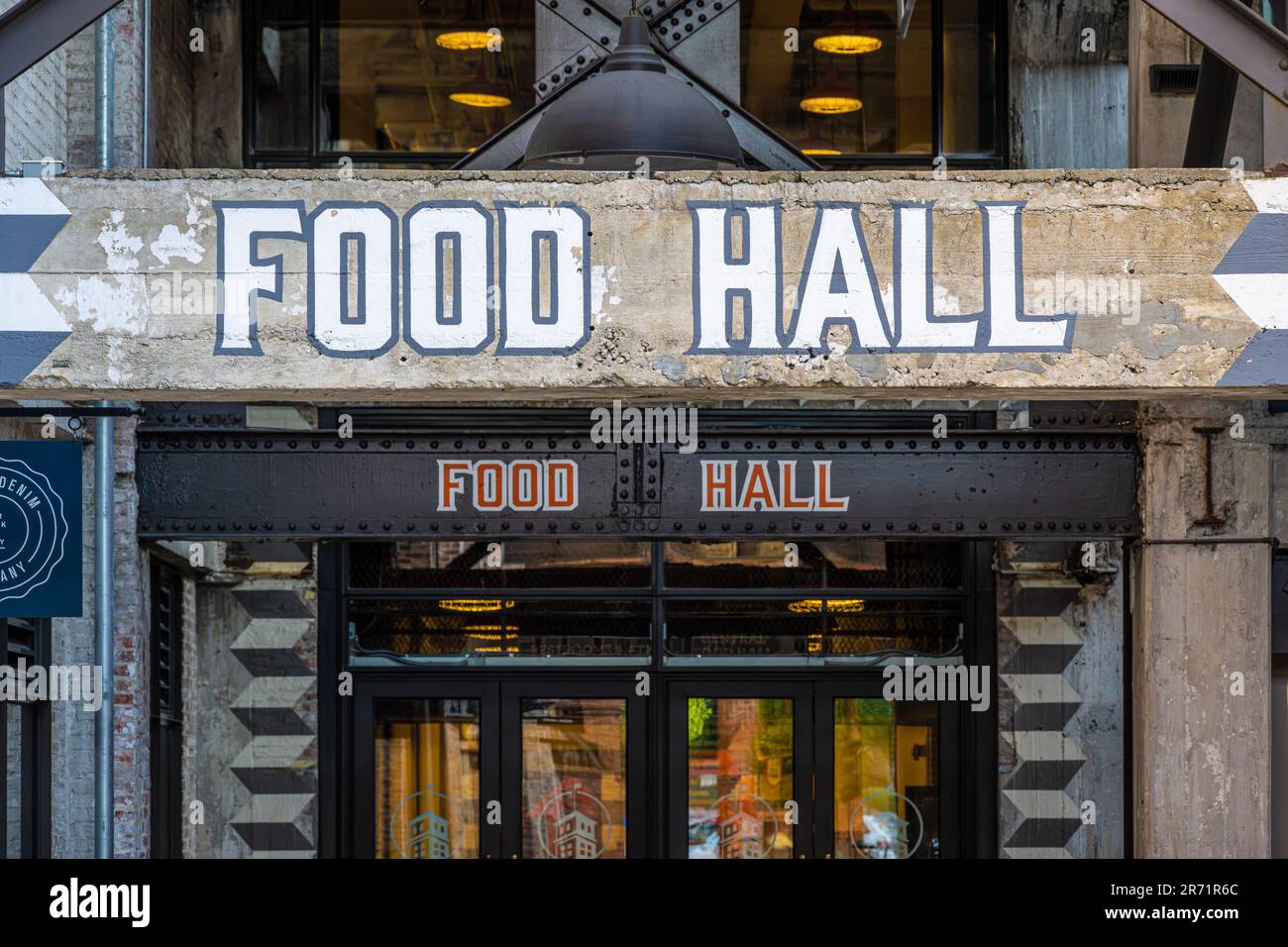 City hall entrance hi-res stock photography and images - Alamy