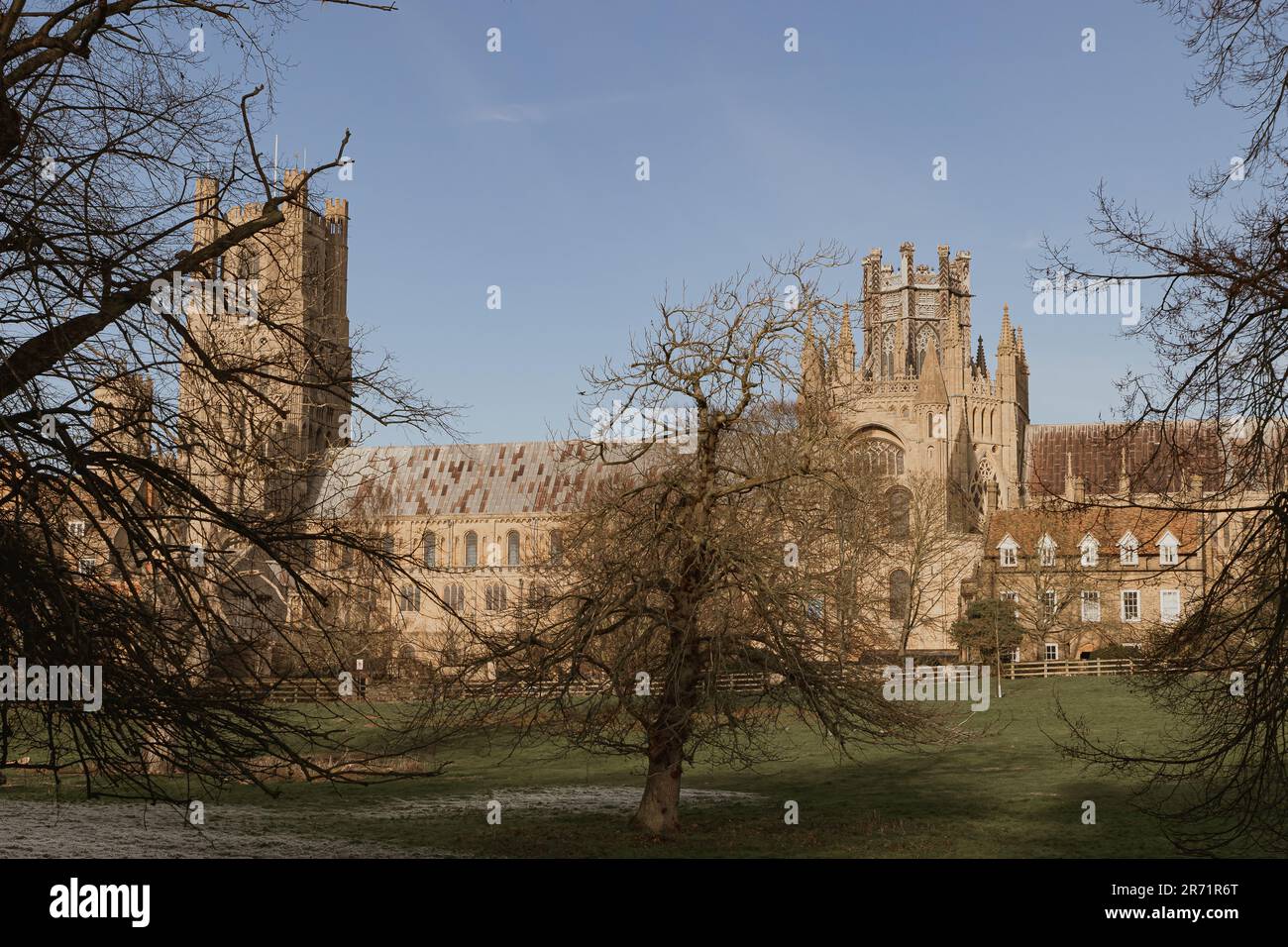 Large structure situated in a sprawling green landscape in Cambridge ...