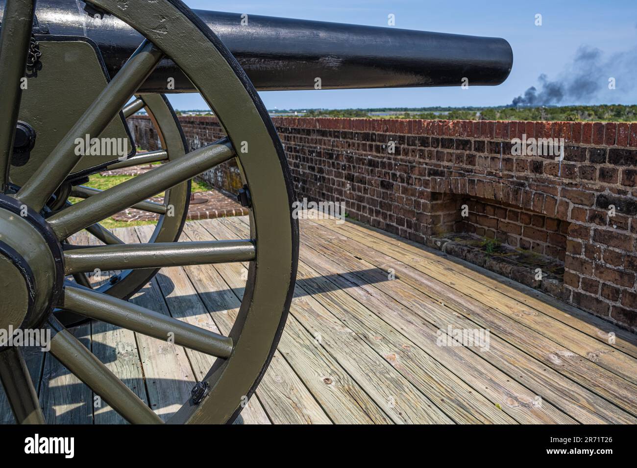 Terreplein (upper level) view of cannon at Fort Pulaski on Cockspur ...