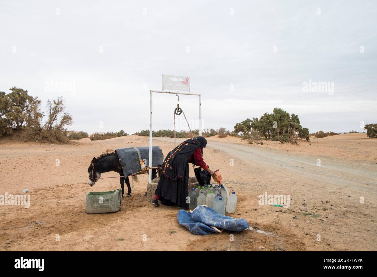 Morocco. Taouz. water well Stock Photo - Alamy