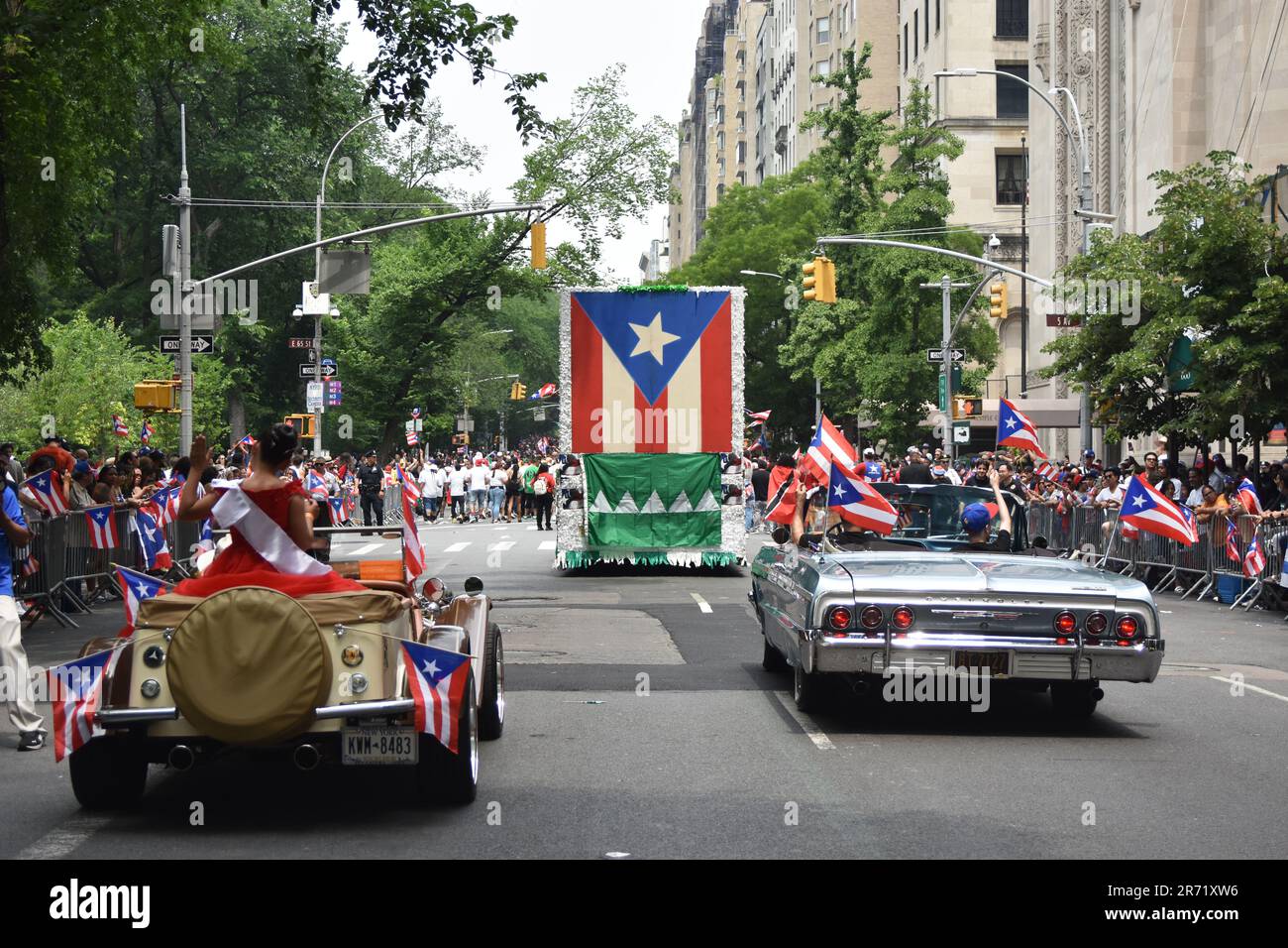 Puerto rican day parade 2023 hi-res stock photography and images - Alamy