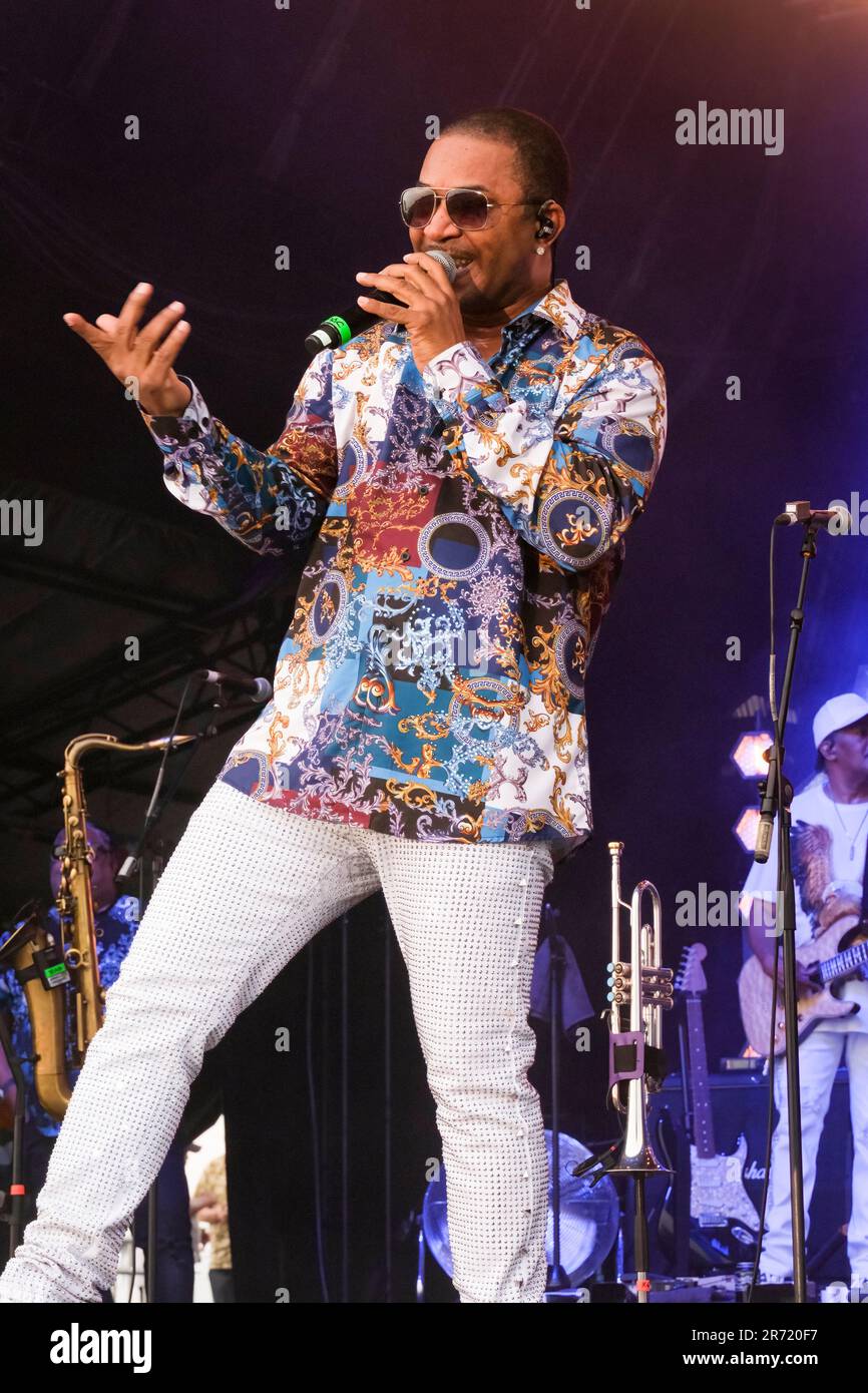 Shawn McQuiller of Kool and the Gang performing at the Cambridge Club ...