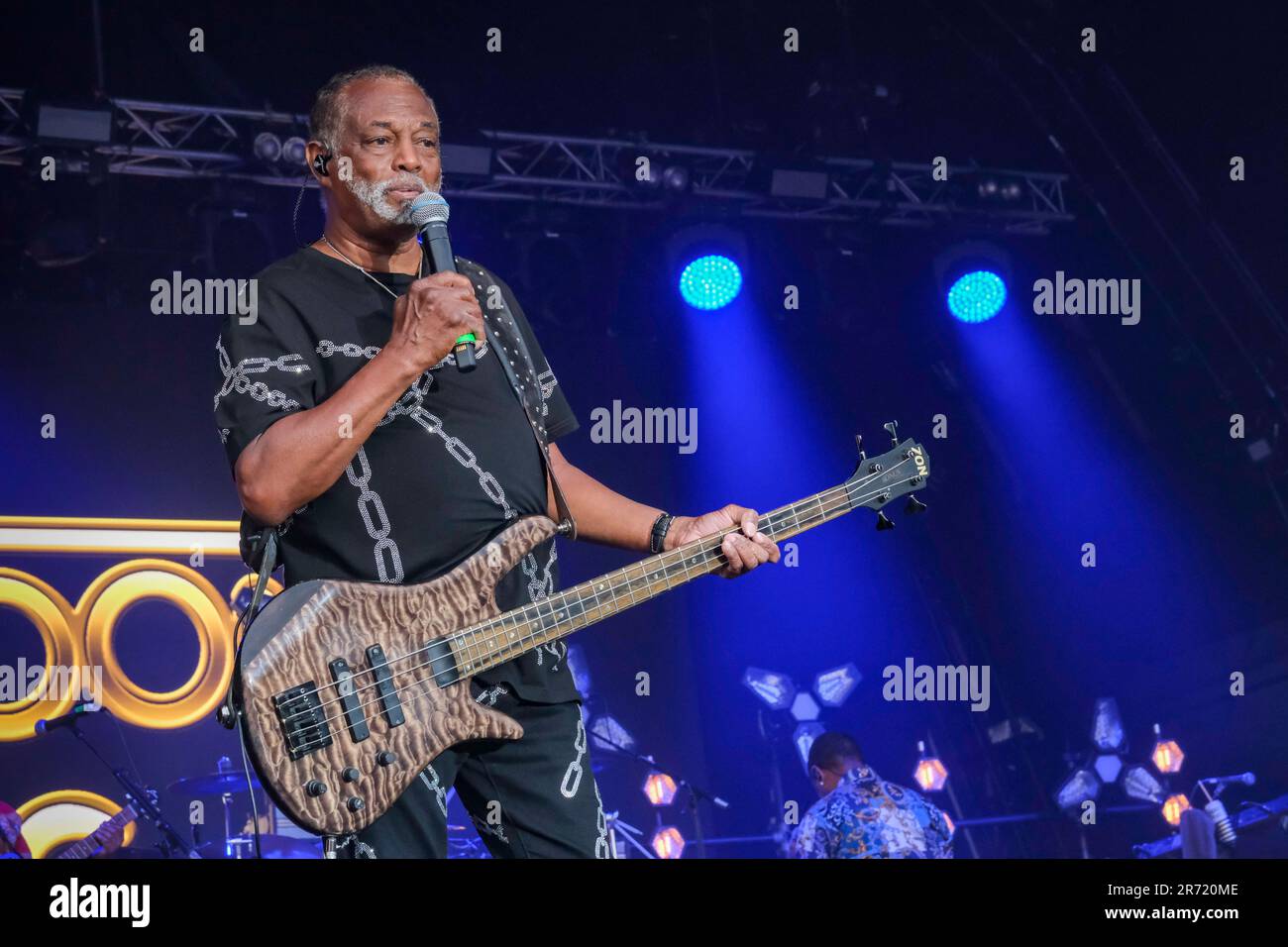 Robert "Kool" Bell of Kool and the Gang performing at the Cambridge ...