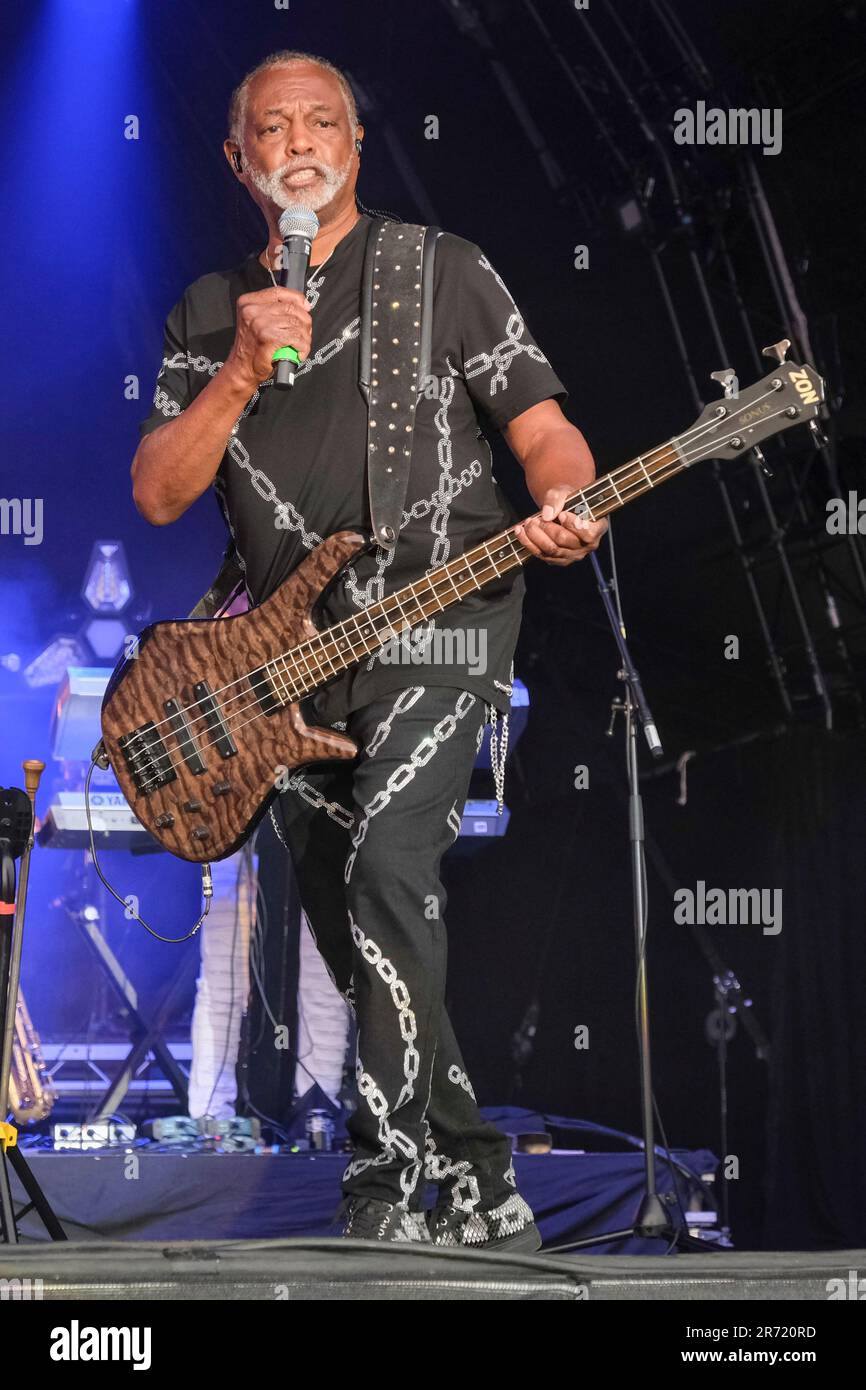 Robert "Kool" Bell of Kool and the Gang performing at the Cambridge ...