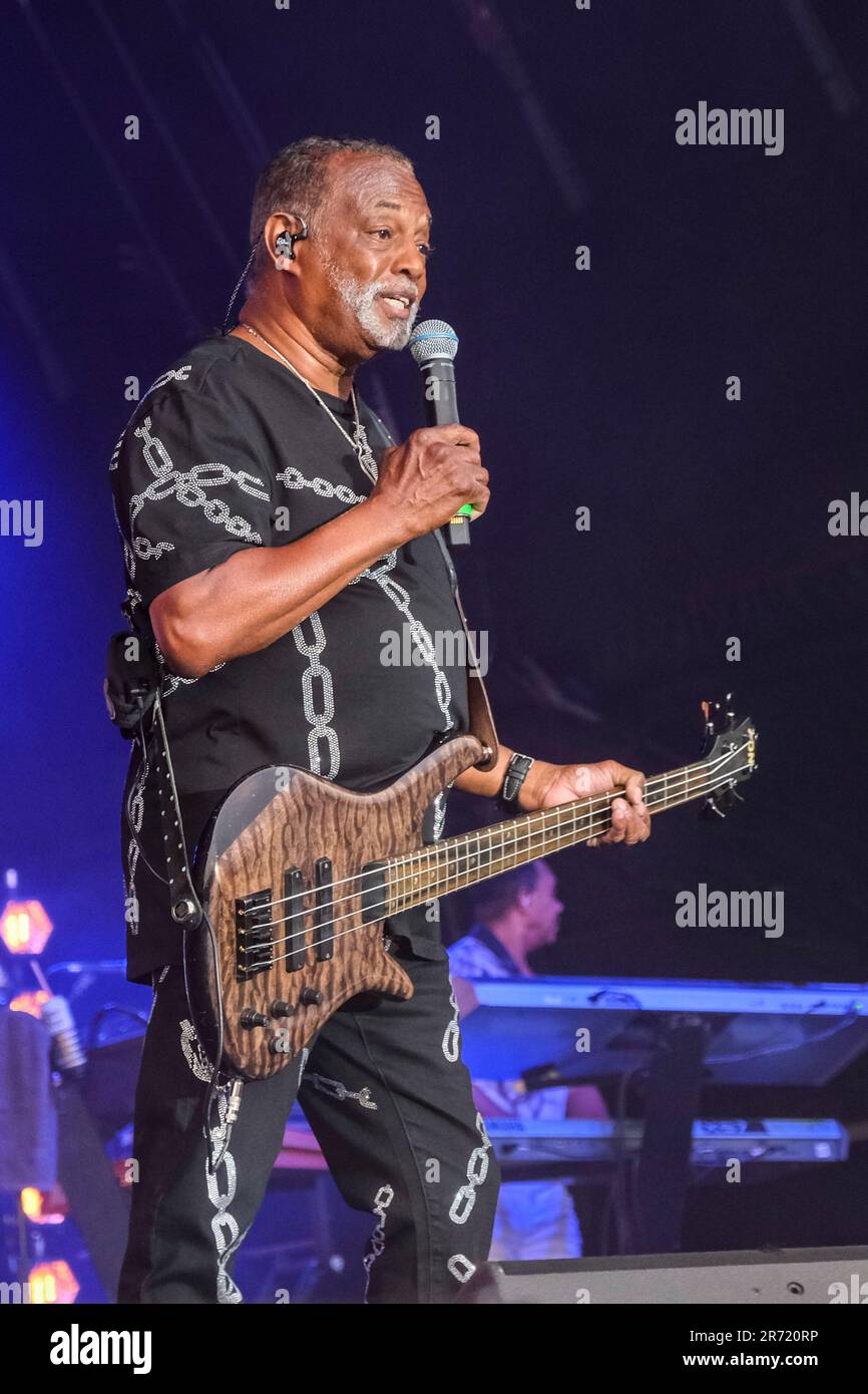 Robert "Kool" Bell of Kool and the Gang performing at the Cambridge ...