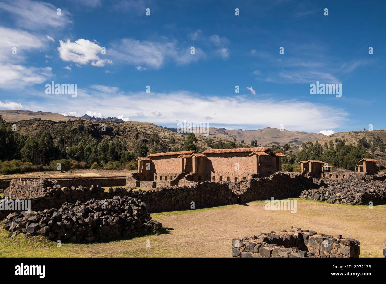 Peru. raqchi. archaeological site Stock Photo - Alamy