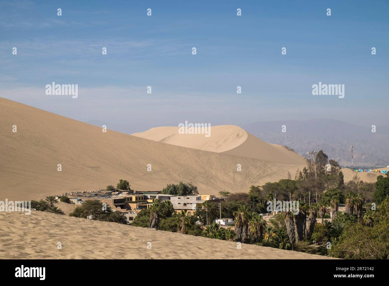 Peru. Huacachina oasis Stock Photo - Alamy