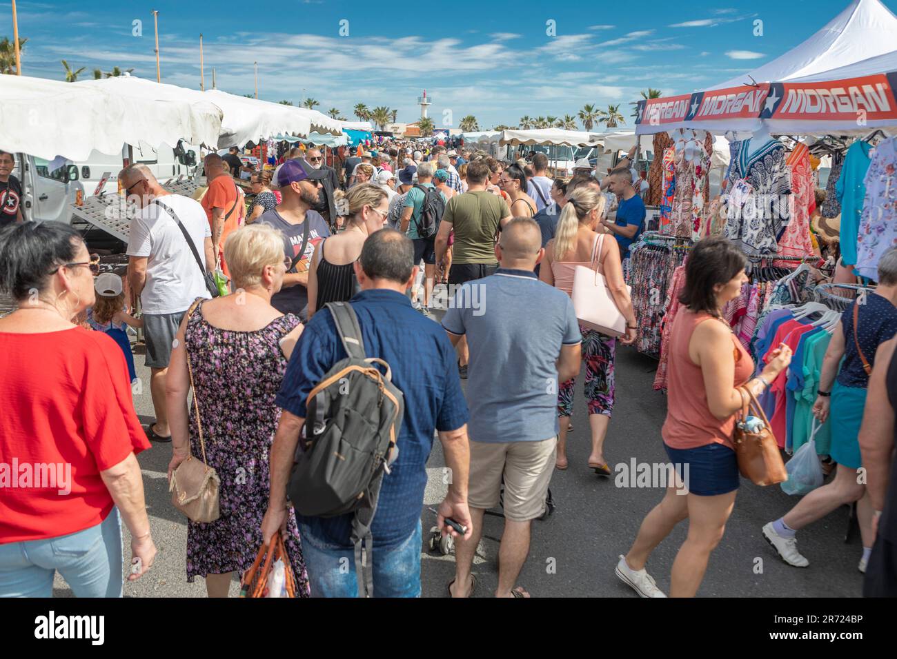 Crowded village hi-res stock photography and images - Alamy