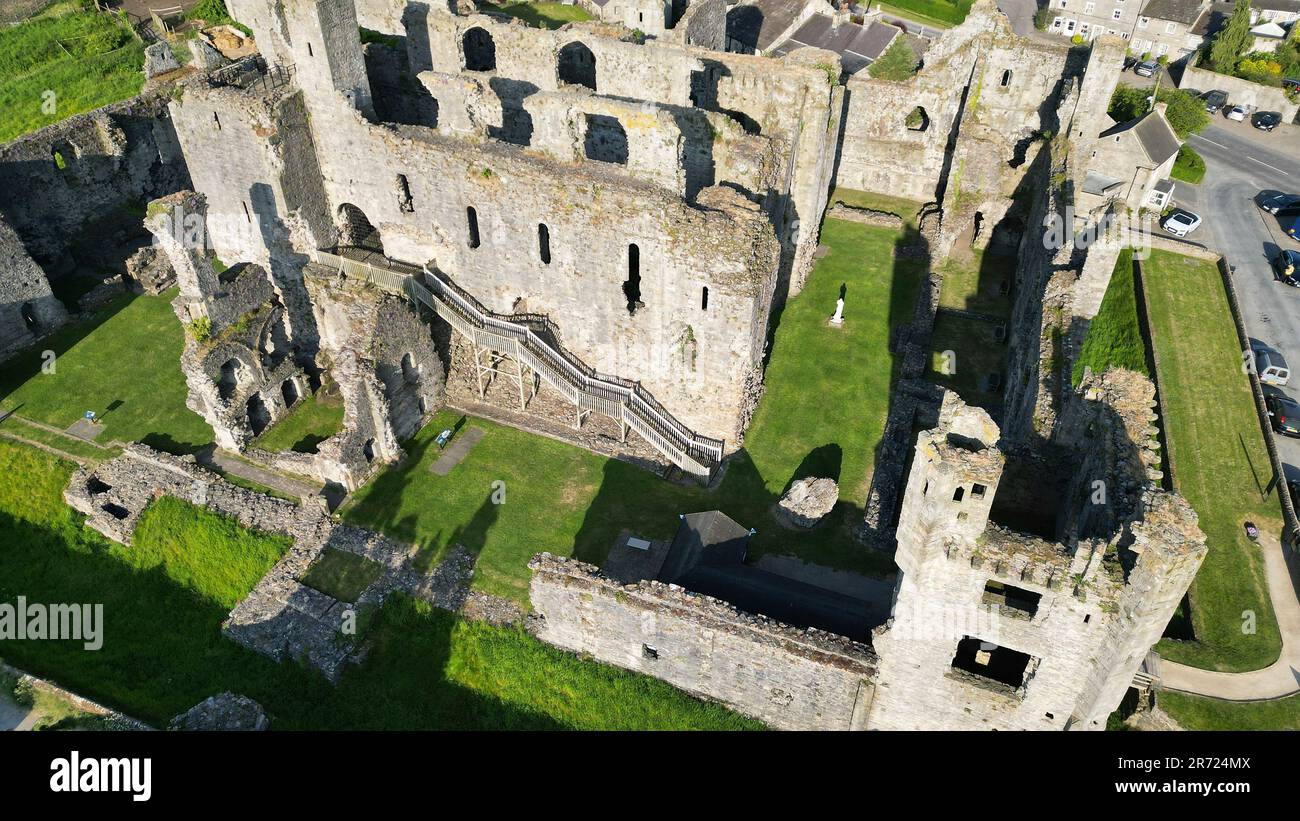 Middleham Castle, childhood home of Richard III Stock Photo - Alamy