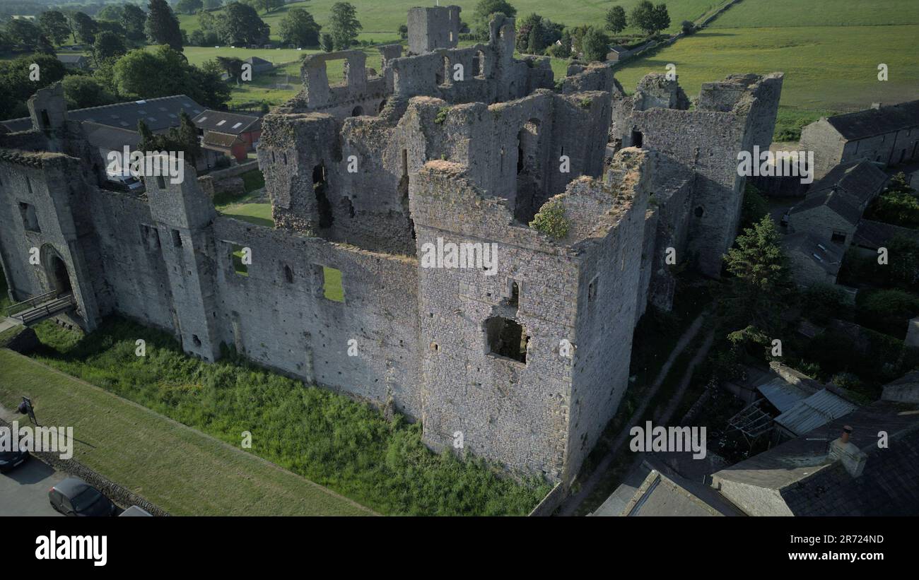 Middleham Castle, childhood home of Richard III Stock Photo - Alamy