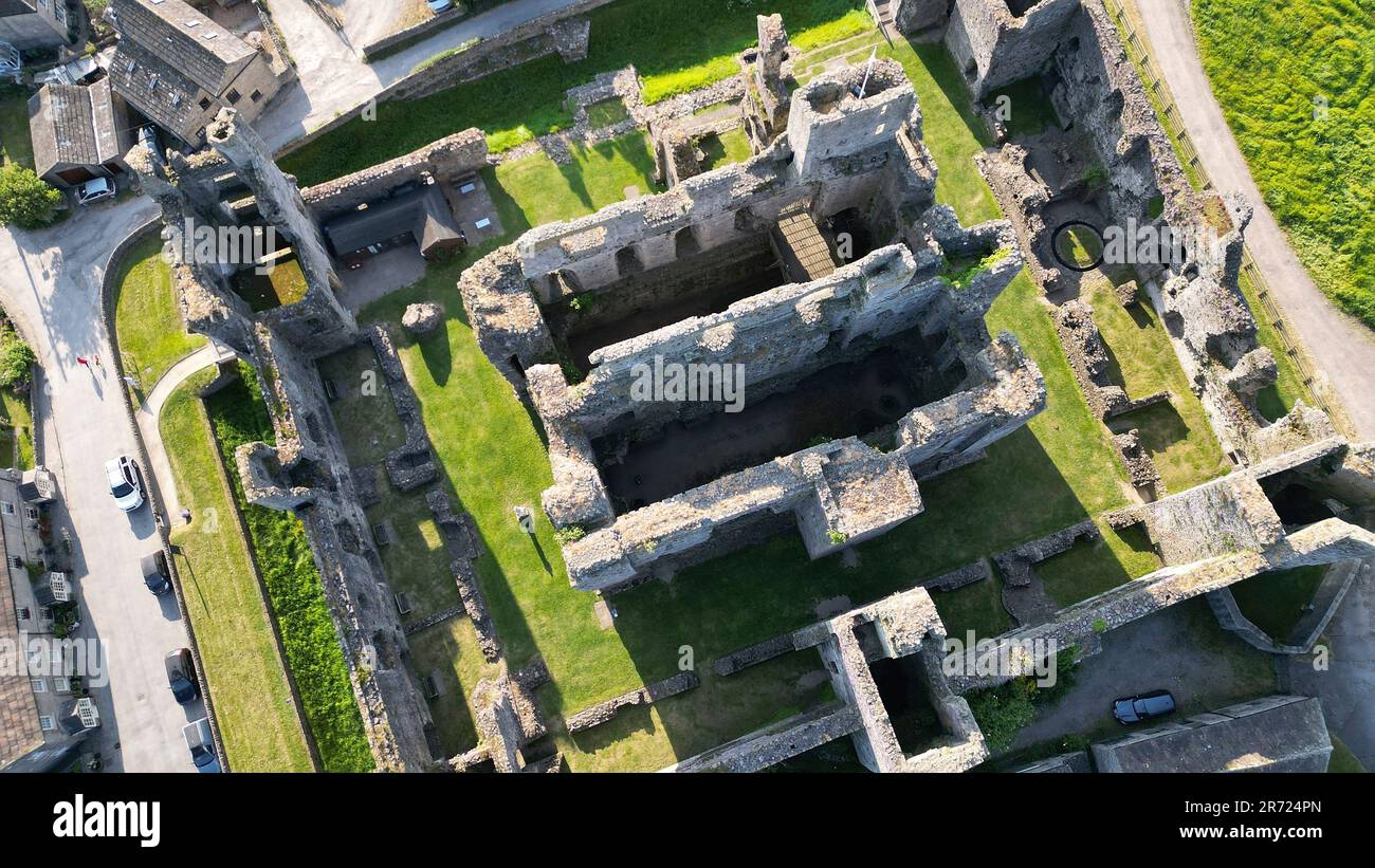 Middleham Castle, childhood home of Richard III Stock Photo - Alamy