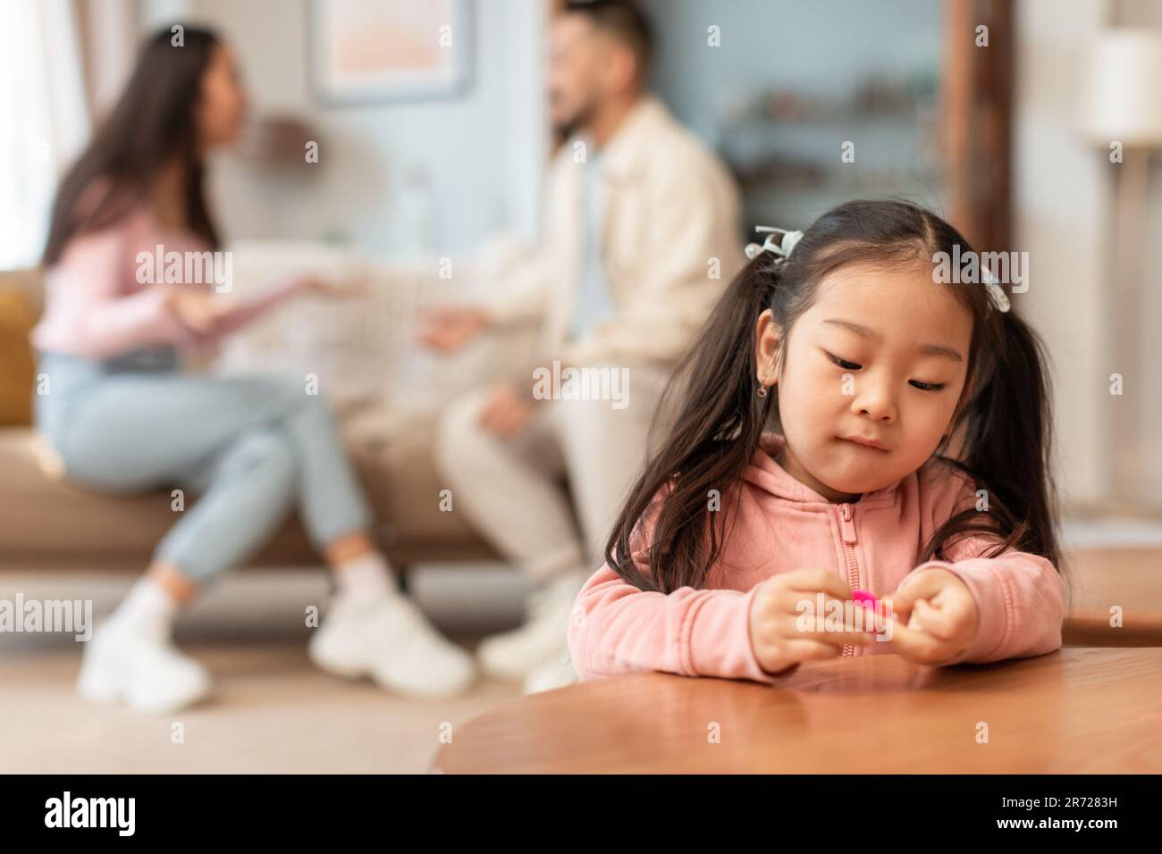 Korean father shouting hi-res stock photography and images - Alamy