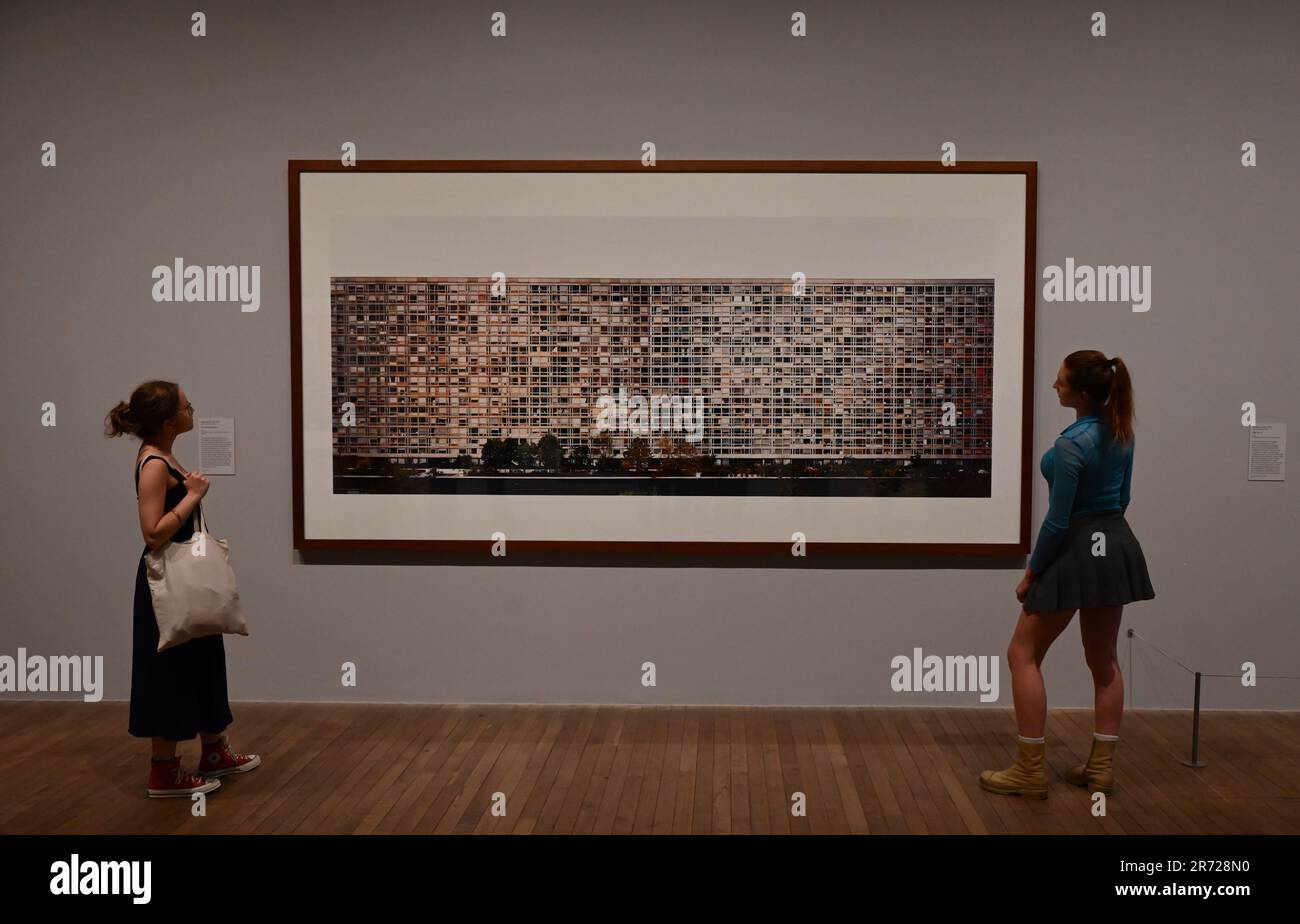 Capturing the Moment begins with some of the most renowned expressive ...