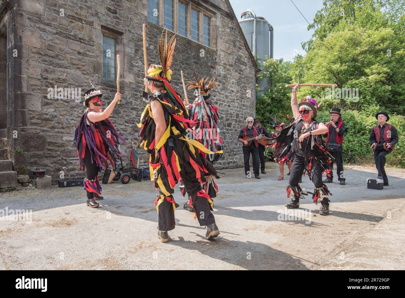 Flagcrackers of Craven Morris side performing at Cappelside Farm ...