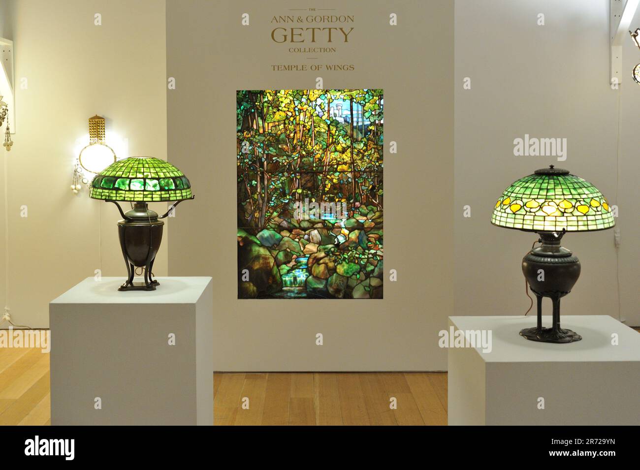 Tiffany window display hi-res stock photography and images - Alamy