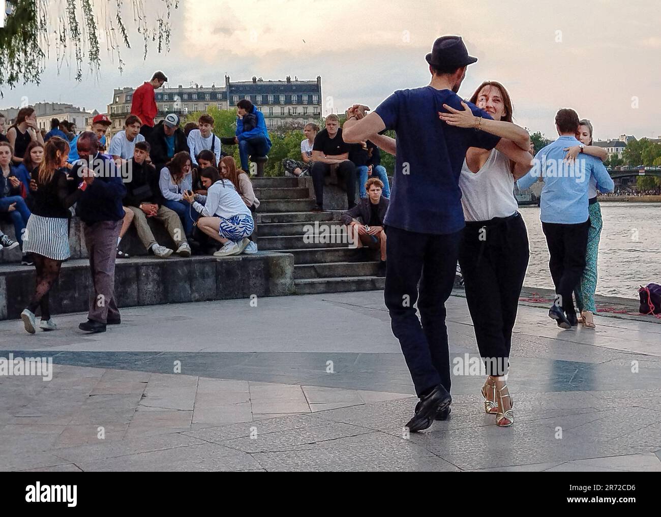 Pairs dancing at sunset hi-res stock photography and images - Alamy