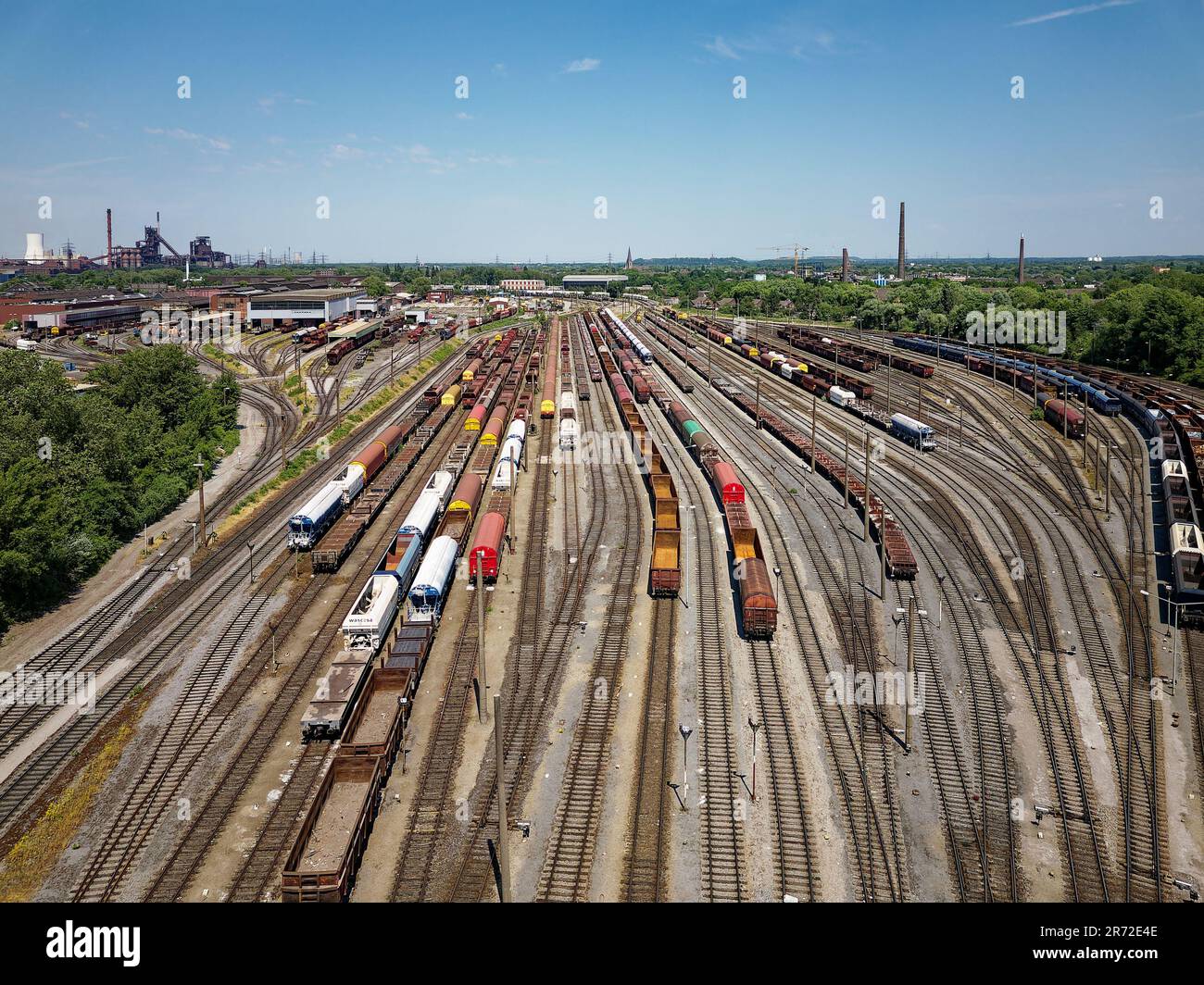 Freight handling tracks hi-res stock photography and images - Alamy