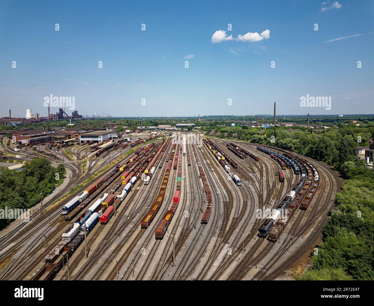 Freight handling tracks hi-res stock photography and images - Alamy