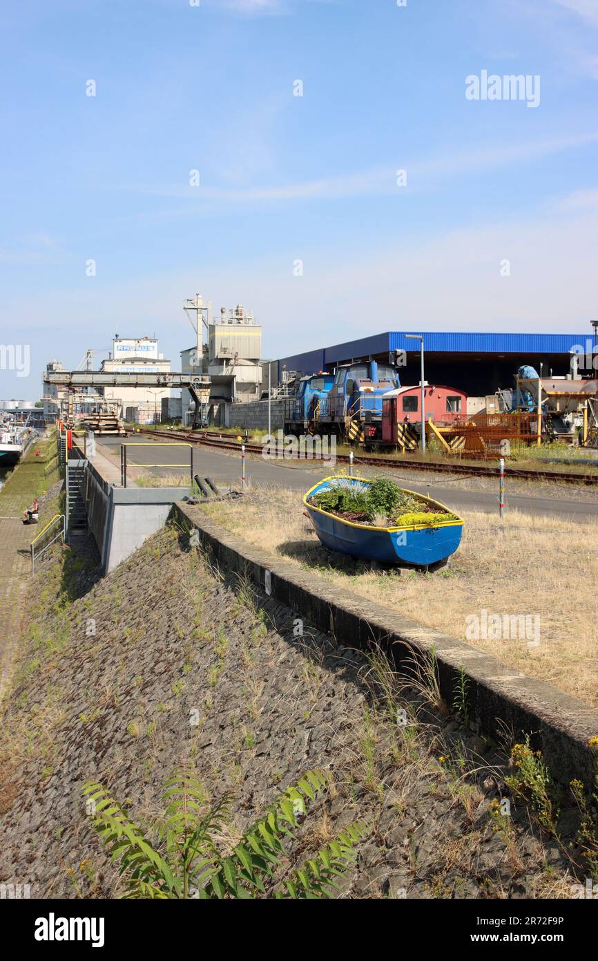 Harbor water pollution hi-res stock photography and images - Alamy
