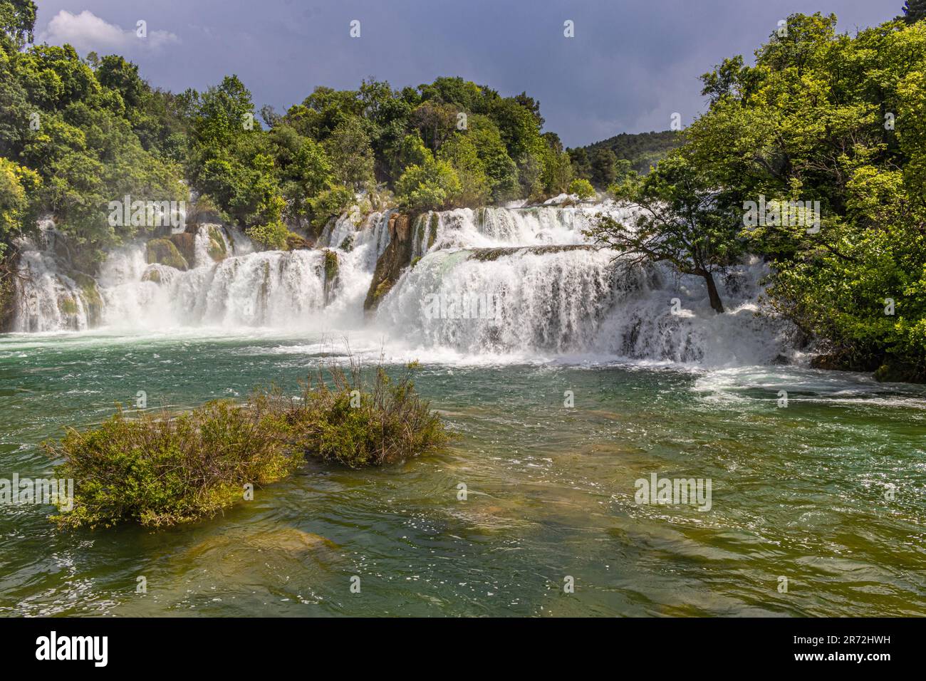 The flowing waters and magnificient Skradinski Buk waterfalls in Krka National Park, Sibinik ...