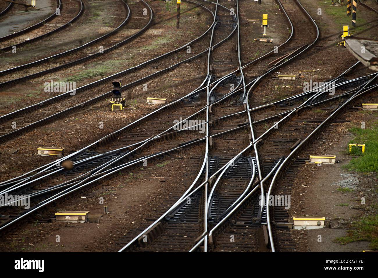 Intersecting railroad tracks hi-res stock photography and images - Alamy