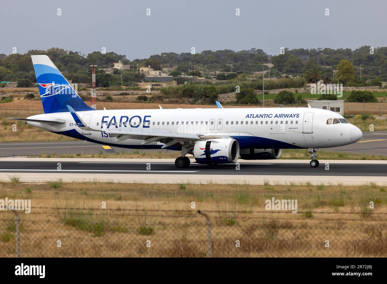Atlantic Airways Airbus A320-251N (Reg.: OY-RCK) landing runway 31 ...