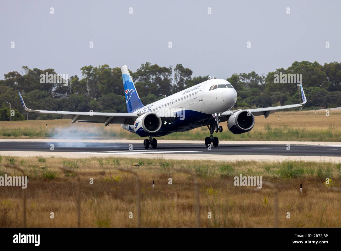 Atlantic Airways Airbus A320-251N (Reg.: OY-RCK) landing runway 31 ...