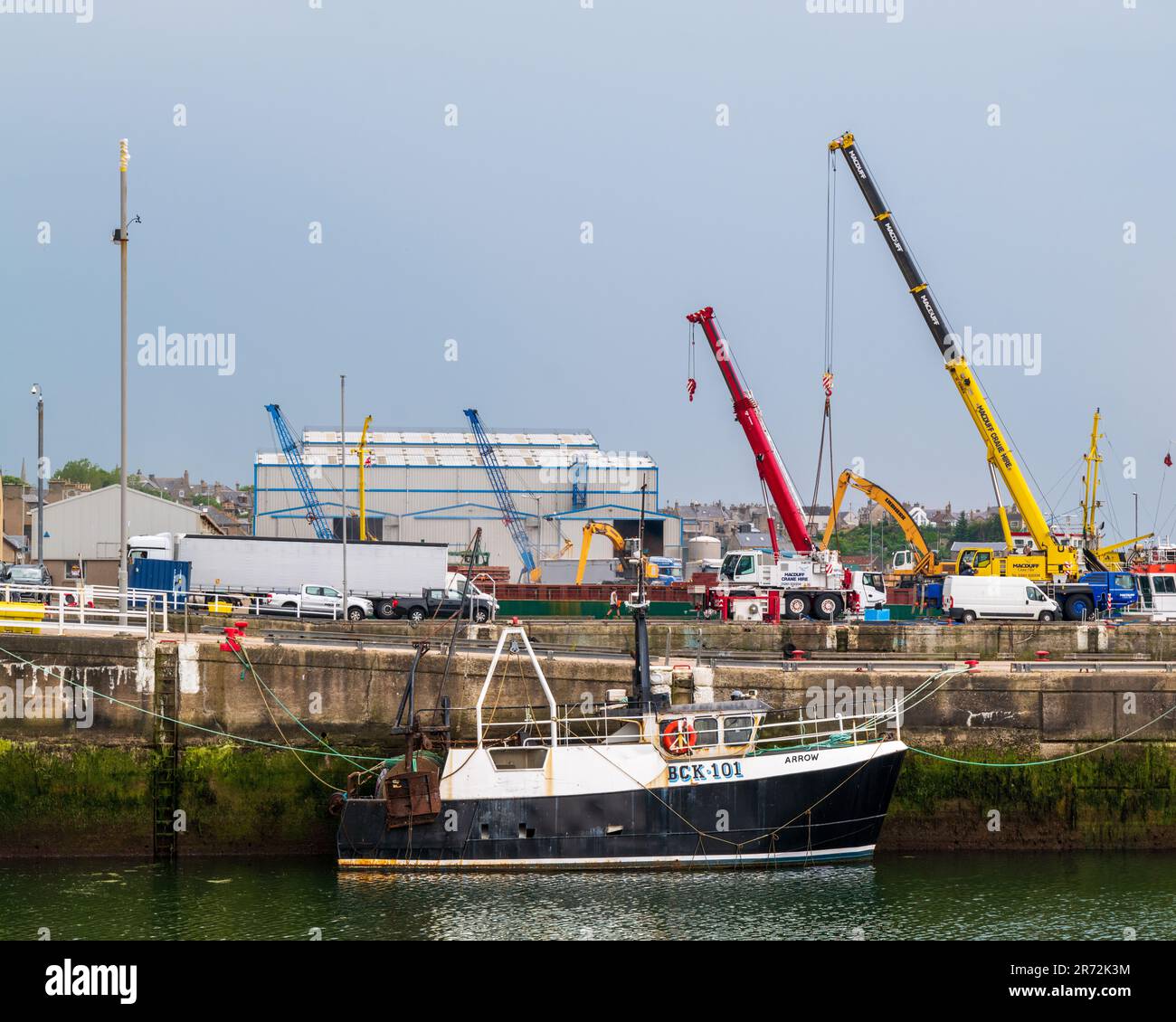 Fishing vessel offloading hi-res stock photography and images - Alamy