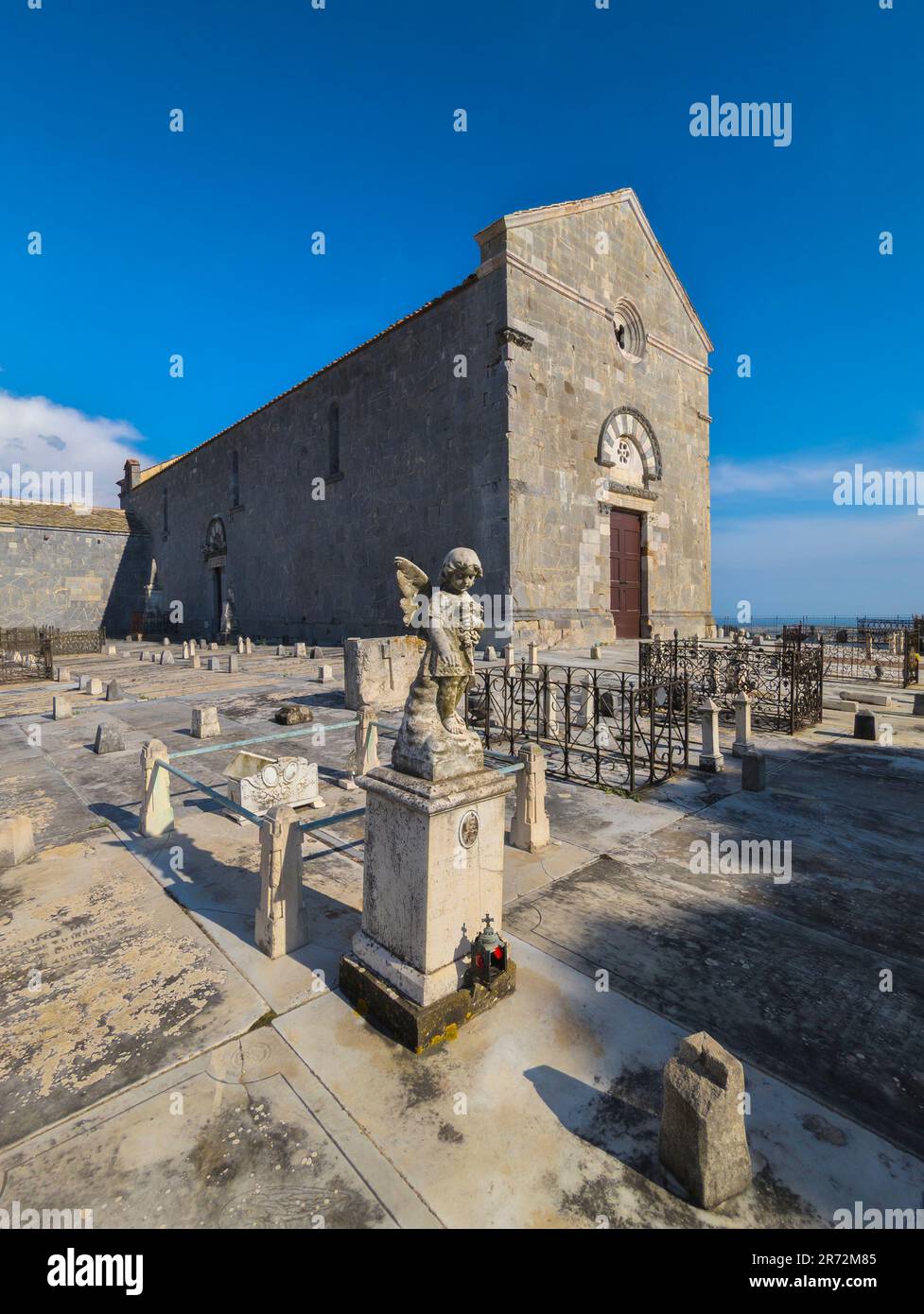 Pisane romanesque style hi-res stock photography and images - Alamy