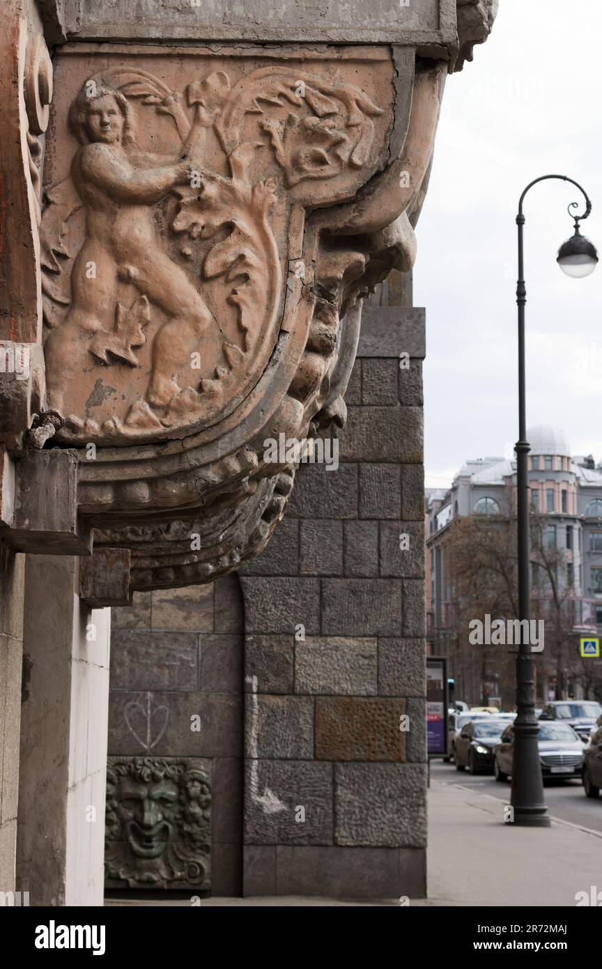 Stucco molding hi-res stock photography and images - Alamy