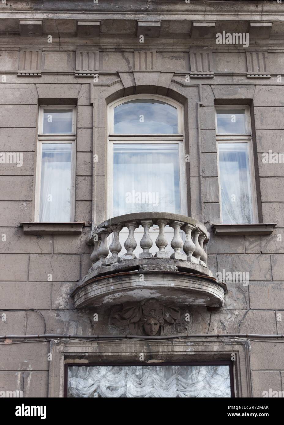 Stucco molding hi-res stock photography and images - Alamy