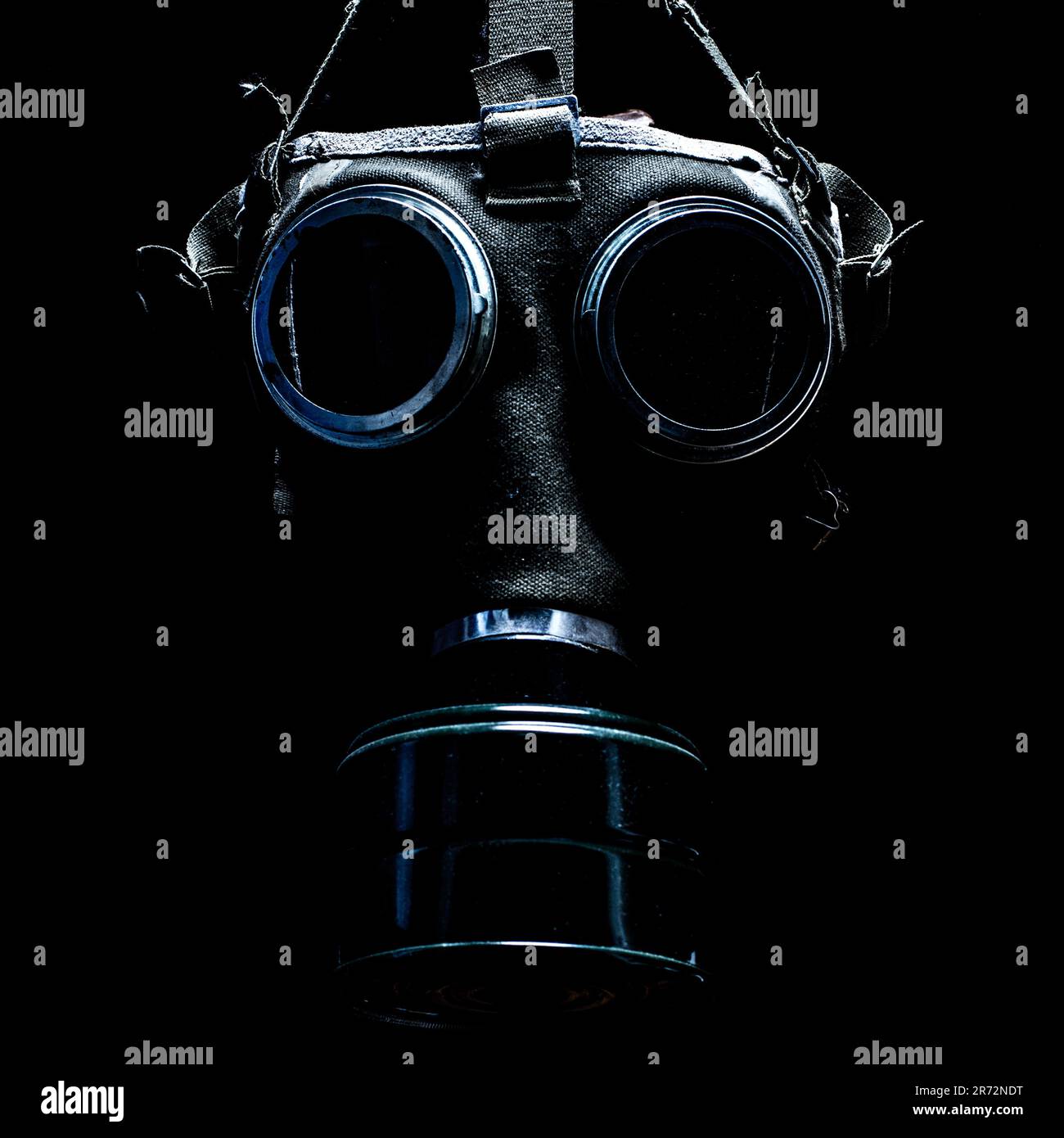 Mask military hi-res stock photography and images - Alamy