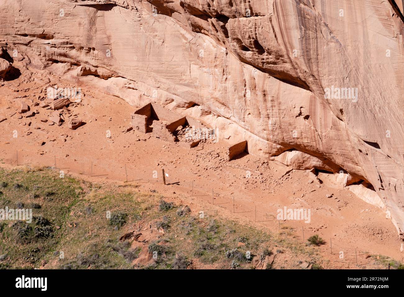 Antelope House. Photograph of a ruin at Canyon de Chelly National ...