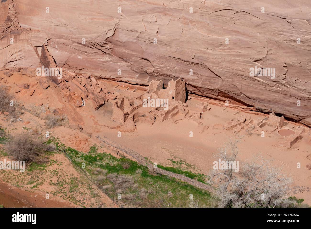 Antelope House. Photograph of a ruin at Canyon de Chelly National ...