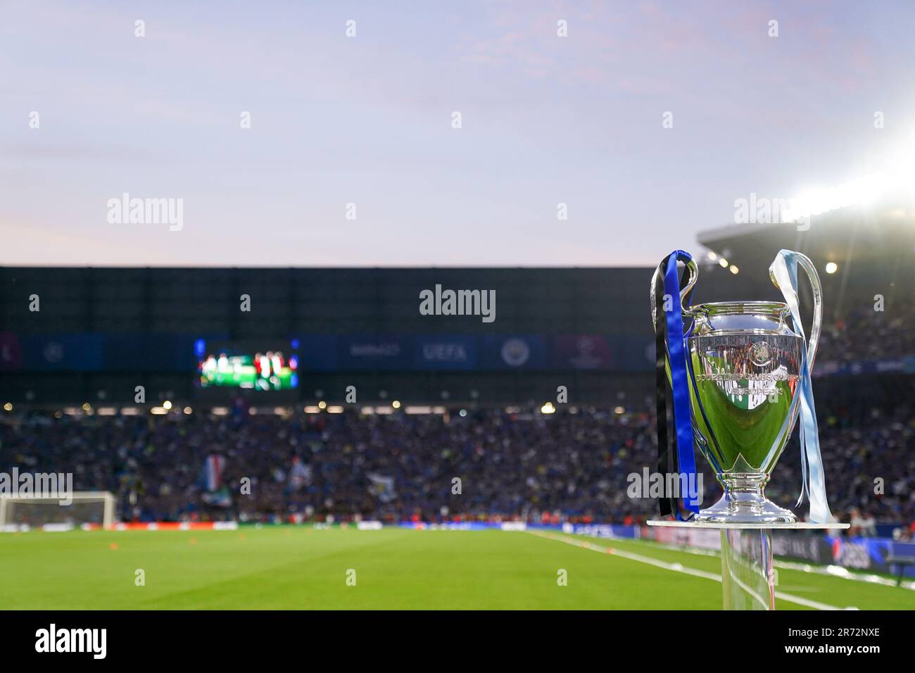 Championsleague trophy hi-res stock photography and images - Alamy