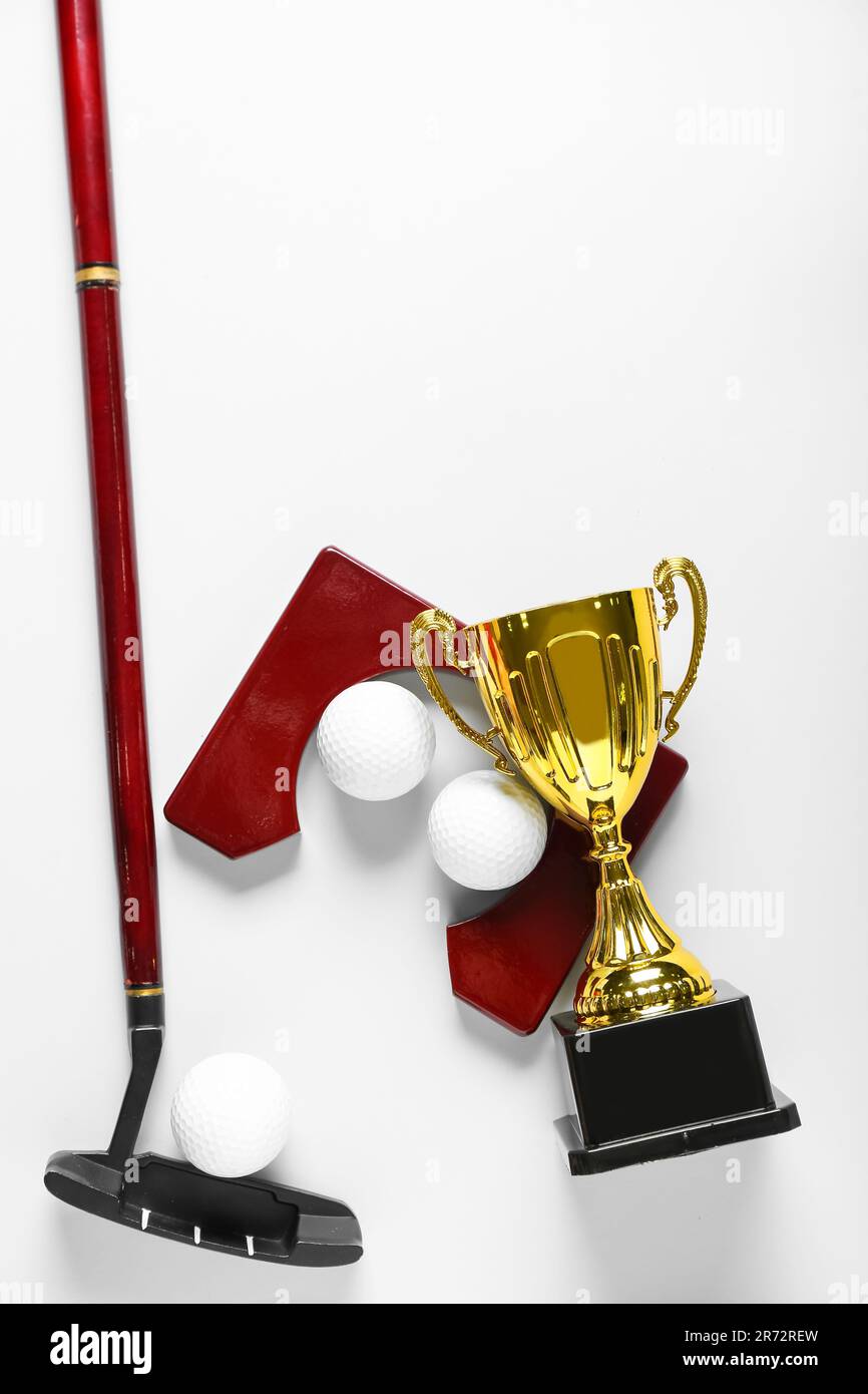 Gold golf balls win hi-res stock photography and images - Alamy