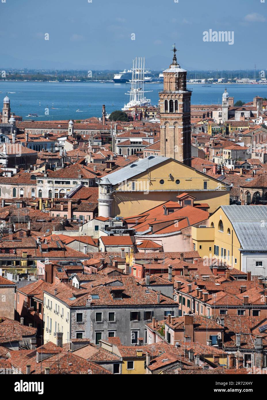 Venice floating hi-res stock photography and images - Alamy