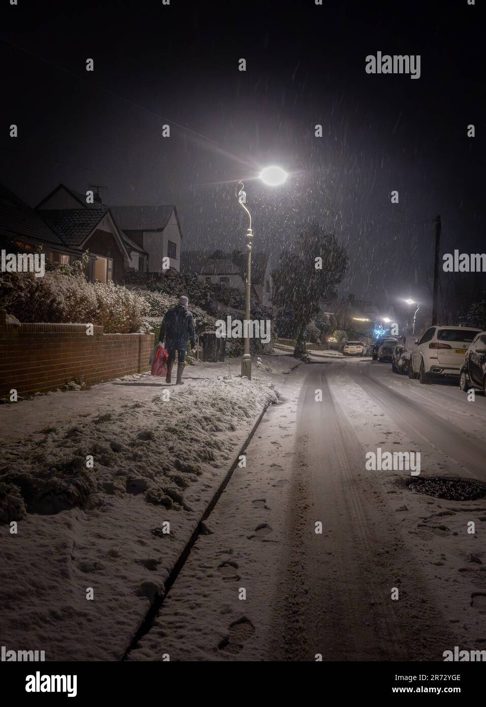 Snow covered street lamp hi-res stock photography and images - Alamy