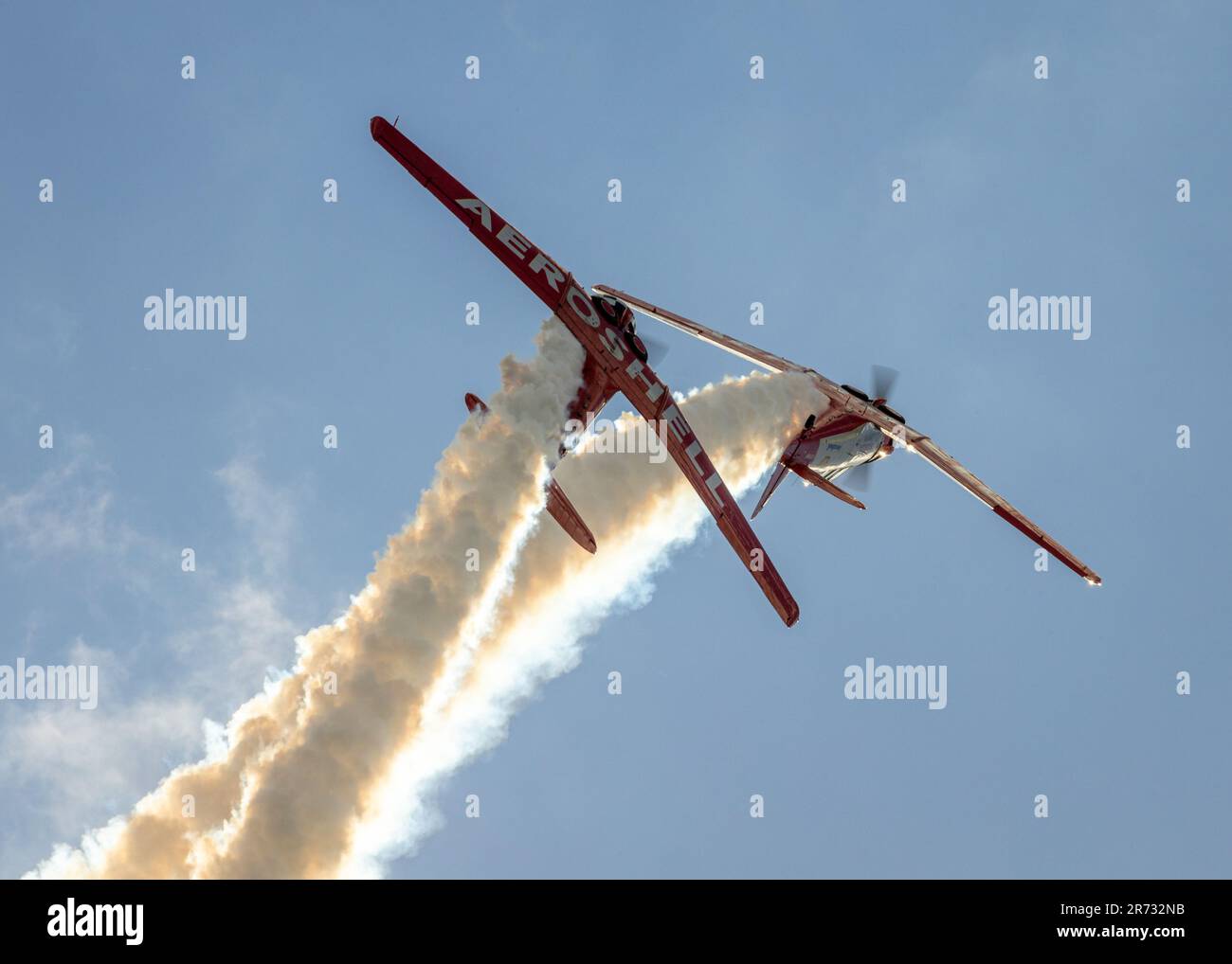 Awesome aircraft hi-res stock photography and images - Alamy