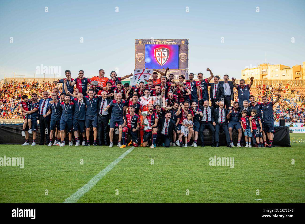 Cagliari, Italy. 12th June, 2023. Team Cagliari Calcio, Alzata della ...