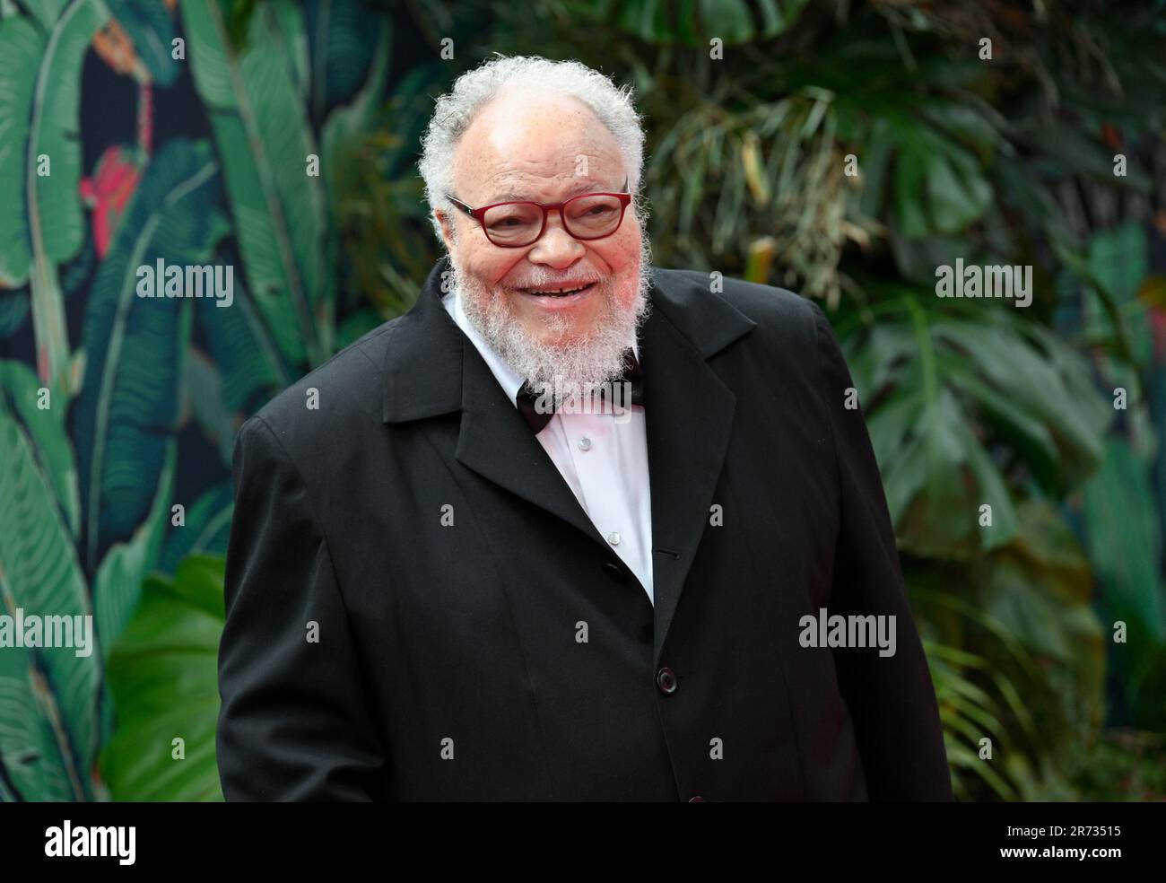 Stephen McKinley Henderson arrives at the 76th annual Tony Awards on ...